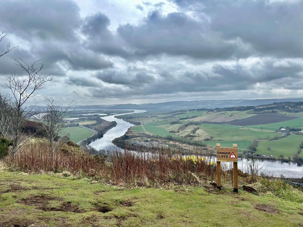 Kinnoull Tower Walk Near Perth in Scotland - Hiking Route